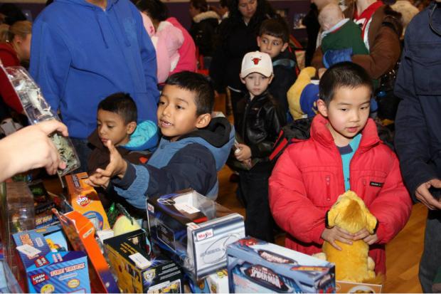 Deering District Police Holding Toy Drive - Bridgeport - Chicago - DNAinfo