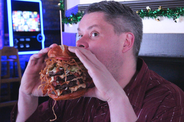 This Rockstar Burger Has 4,520 Calories and Weighs 5 Pounds - North ...
