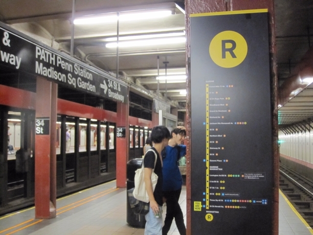 MTA Trying Out New Subway Maps "strip signs"