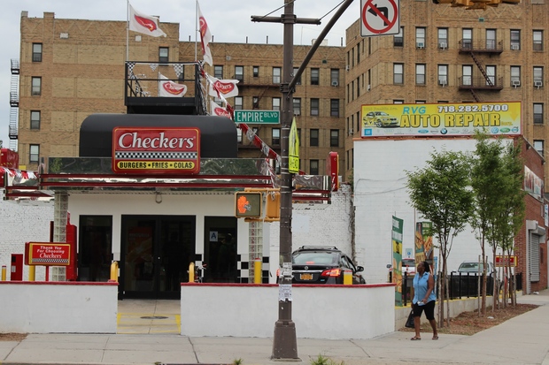 Woman Beats Checkers Worker for Putting Tomatoes on Burger, Police Say ...
