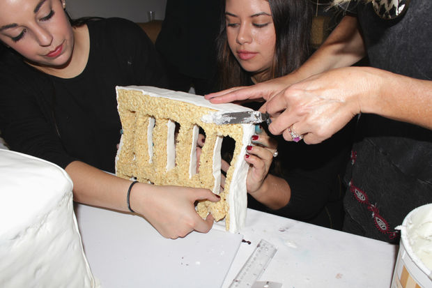 PHOTOS: Check Out These Iconic New York Buildings Made of Cake ...