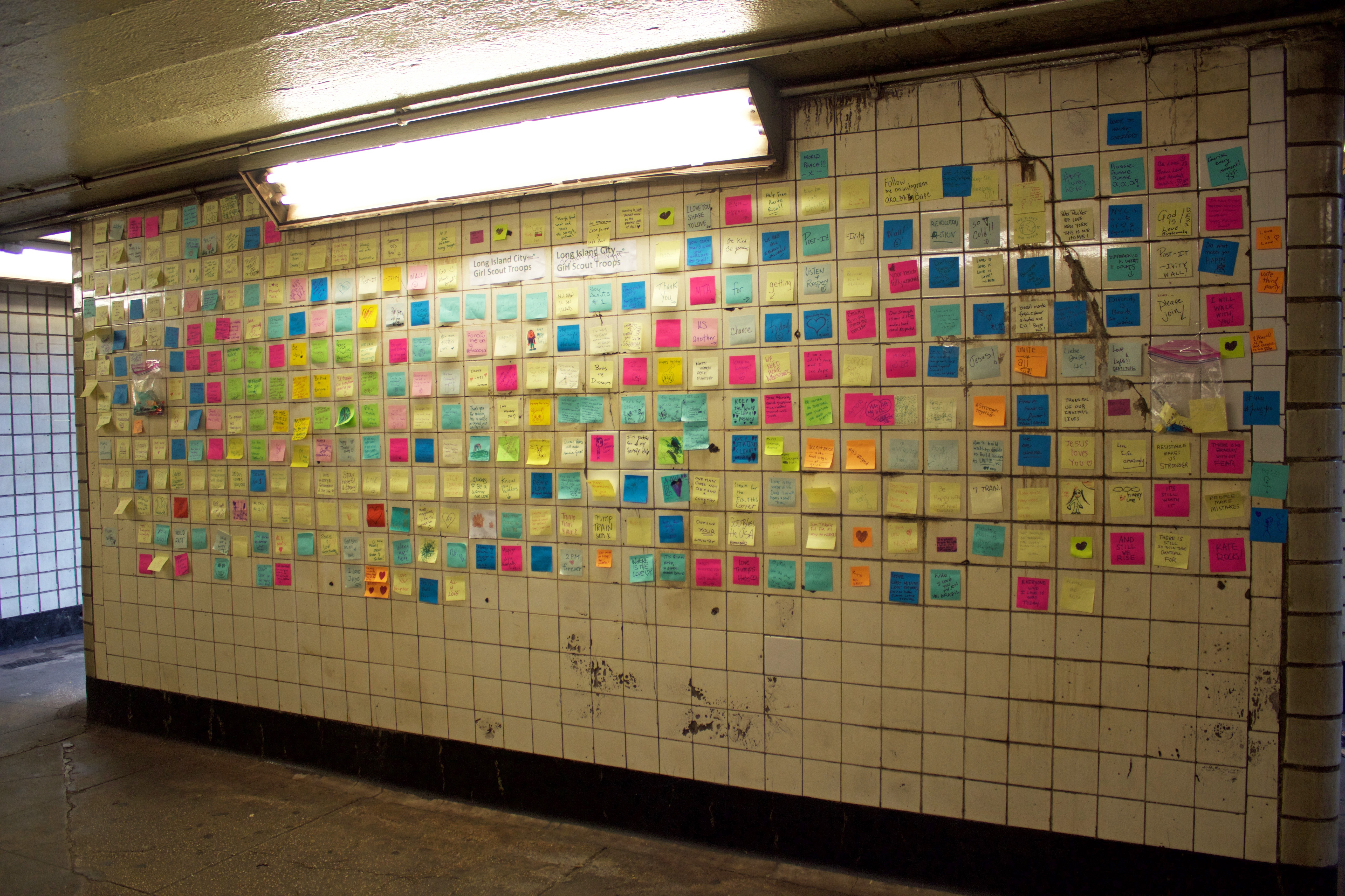 Post-it Notes With Encouraging Messages Take Over 7 Train Station in ...